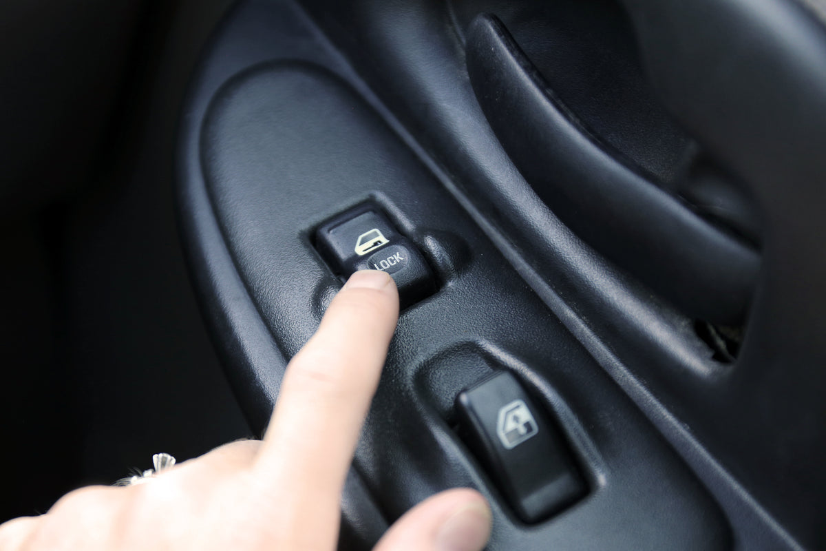 Solenoids and Actuators – AutoLöc Power Accessories